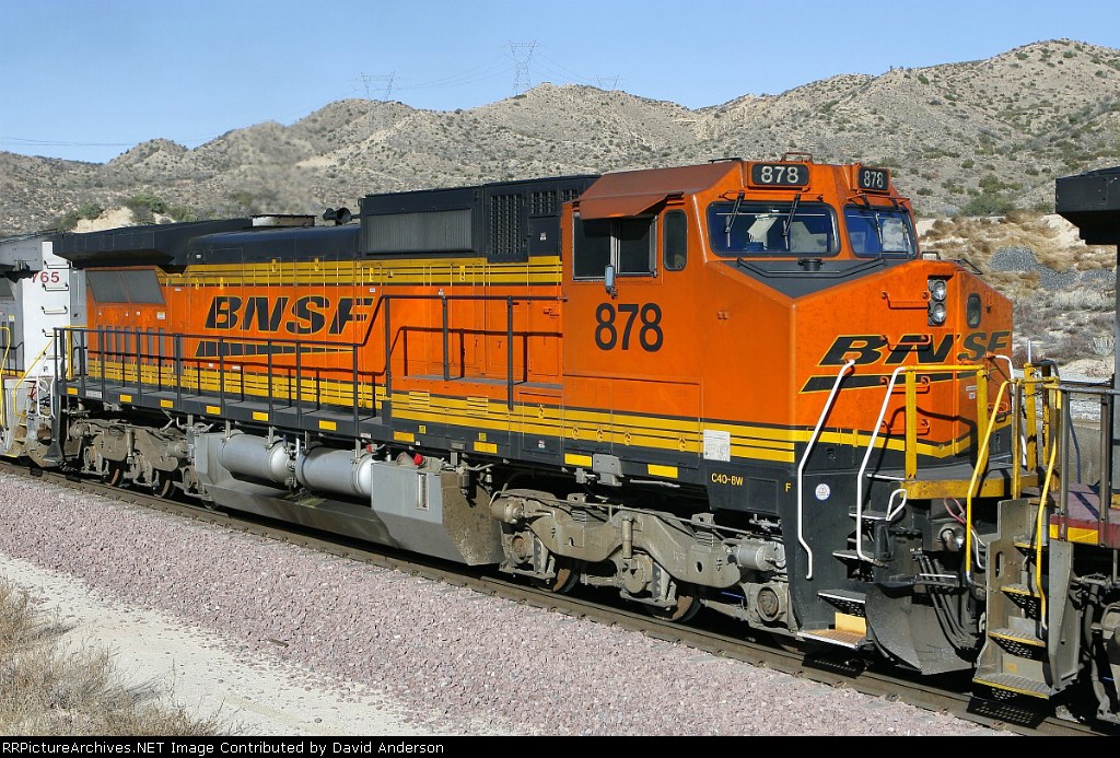 BNSF 878